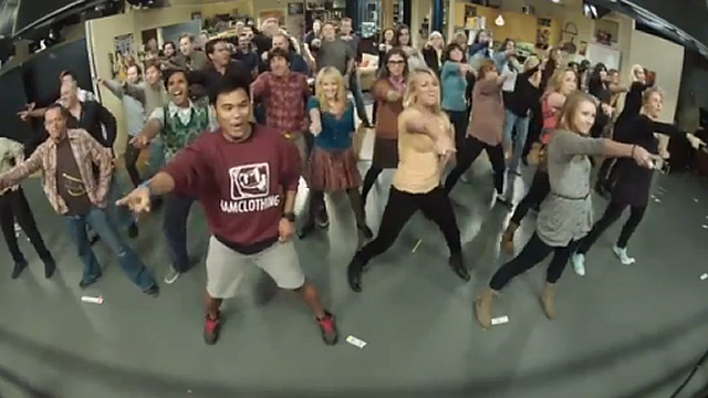 The Big Bang Theory : Flashmob du cast