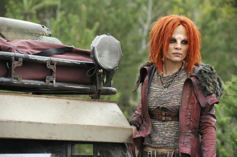 Defiance : Stephanie Leonidas et Irisa