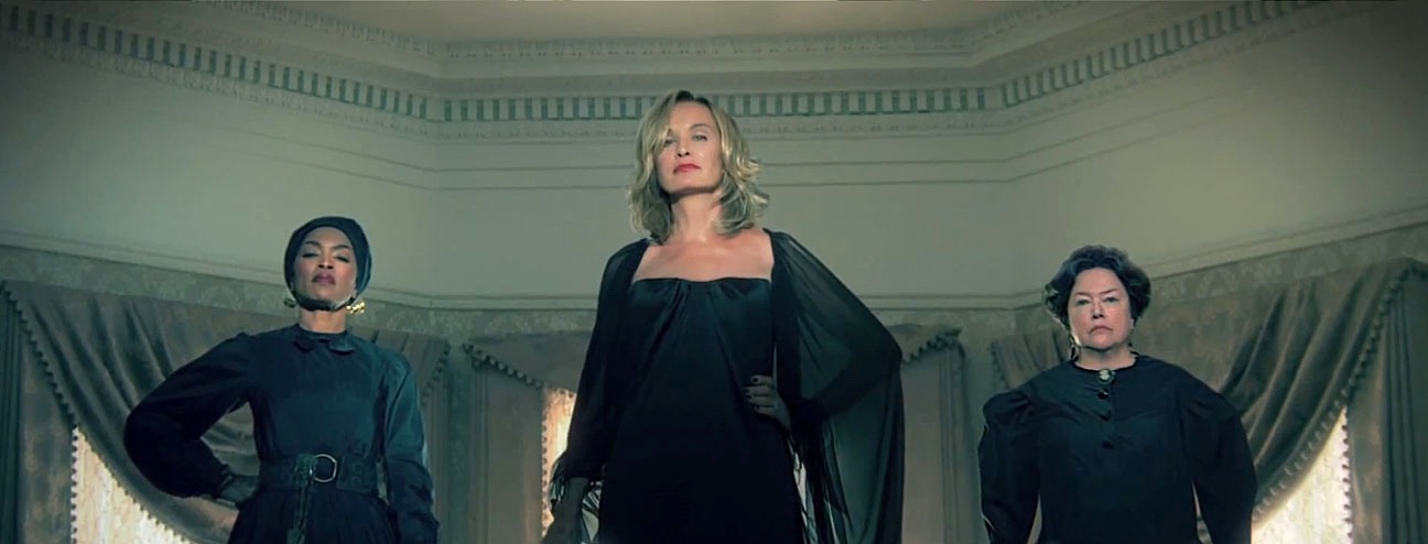 American Horror Story Coven : teaser personnages et résumé 3x01