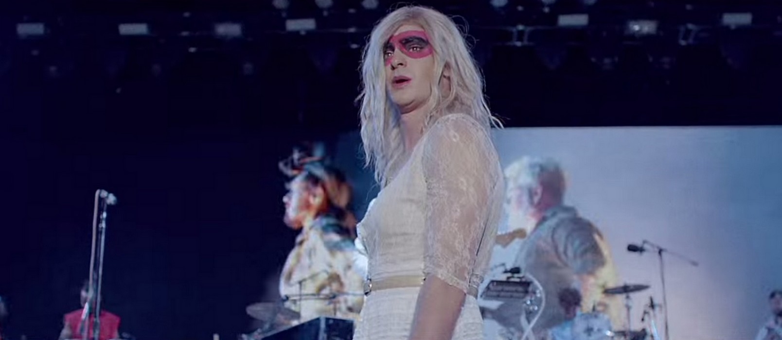 Andrew Garfield en drag-queen pour Arcade Fire