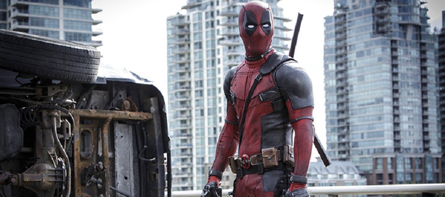 Deadpool fait du stop pour la Comic Con (photos)