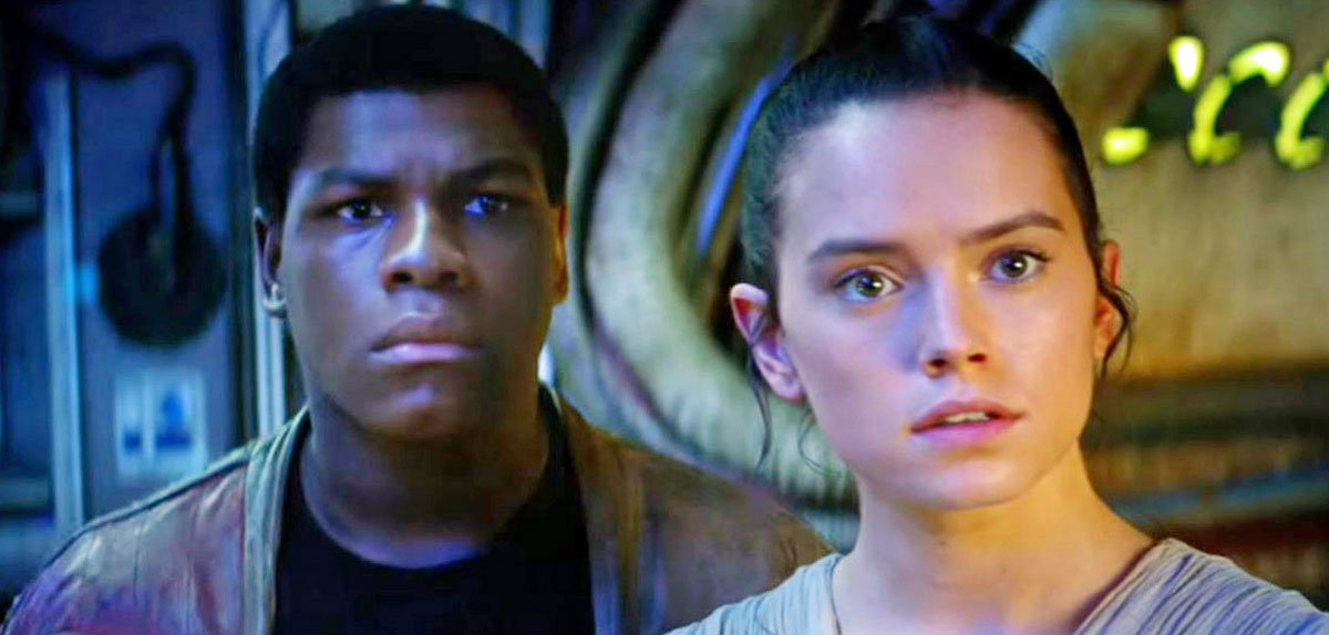 Star Wars 9 : John Boyega veut une romance entre Finn et Rey